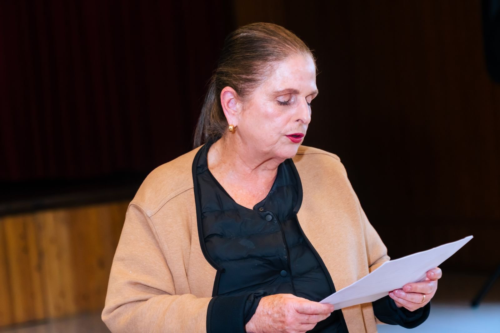 María Elena Schlesinger recibe reconocimiento por su libro Memorias de ...